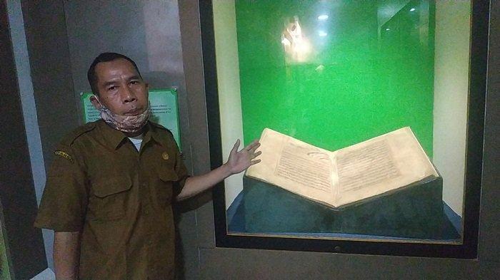 Ada Koleksi Mushaf Alquran Tulisan Tangan Ulama Banjar Syekh Muhammad Arsyad Albanjari ...