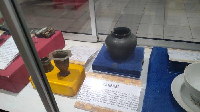 KalselPedia - Museum HSS Koleksi Telepon Jadul Alat Penghubung pada ...