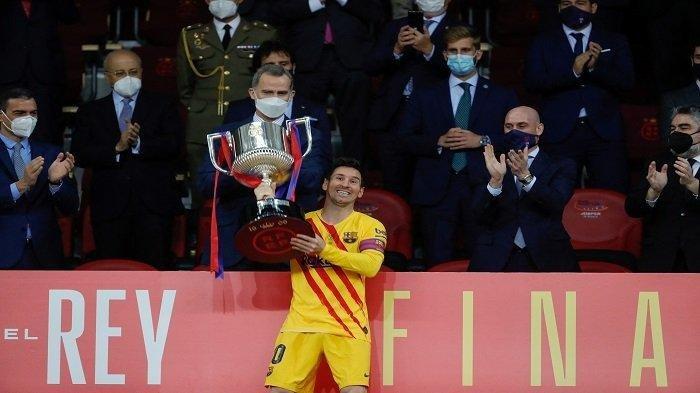 Lionel Messi Angkat Copa Del Rey Pertama Sebagai Kapten Barcelona, Masa ...