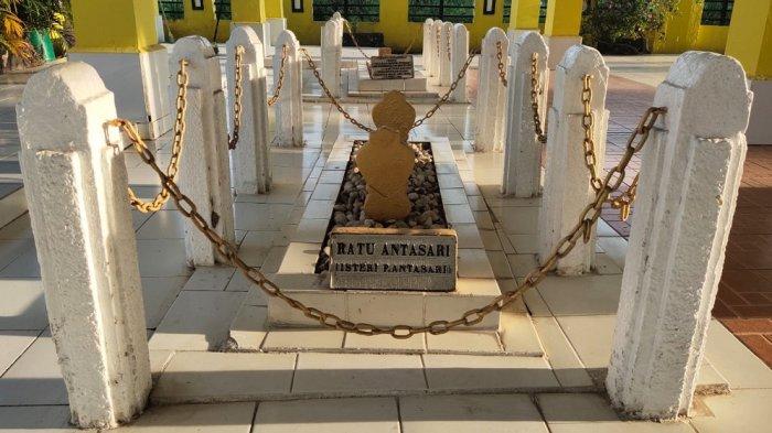 Wisata Religi Makam Ratu Zalecha di Banjarmasin, Ada Makam Ratu ...