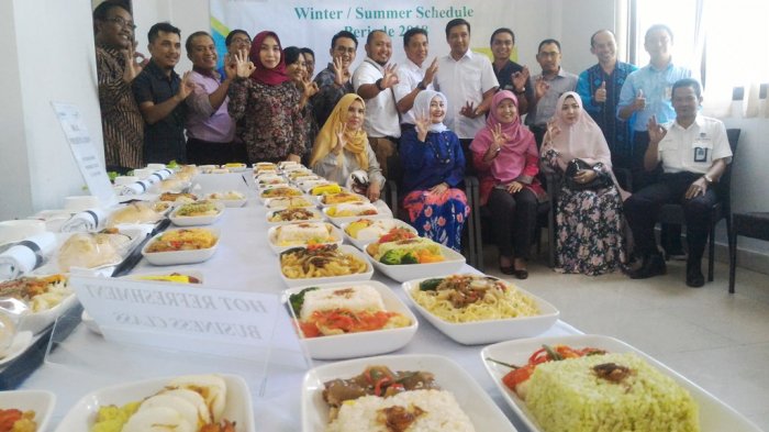 Pakar Ini Memberikan Tips Memilih Makanan di Pesawat, Begini Caranya ...