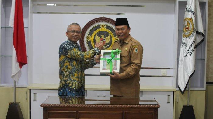 Pj Bupati Batola Serahkan LKPD Tahun Anggaran 2022, Berharap Hasil Audit Kembali WTP ...