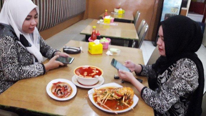 Mulai Lobster, Kepiting hingga Gurita Menjadi Menu Pilihan di Depot Lia ...