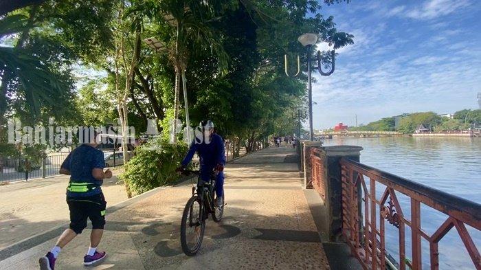 Wisata Banjarmasin - Tak Termakan Zaman, Ini Daya Tarik Taman Siring Sungai Martapura ...