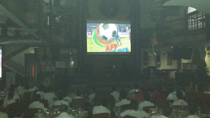 Thailand Vs Indonesia: Jorong Cafe Penuh Nuansa Merah Putih ...