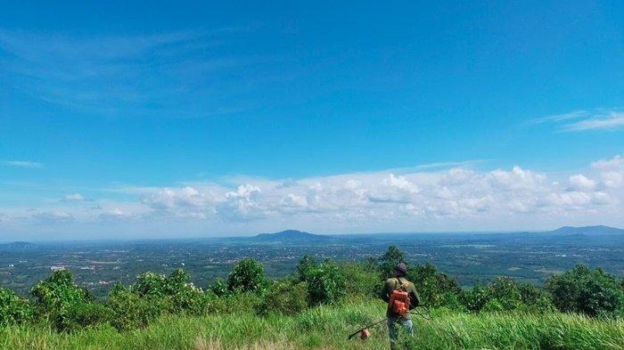 Wisata Kalsel : Eloknya Penorama Alam Bukit Priangan di Tala, Bisa ...