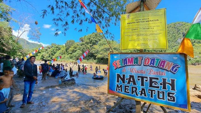 Wisata Kalsel - Warga Tumpah Ruah di Pantai Nateh Meratus HST ...