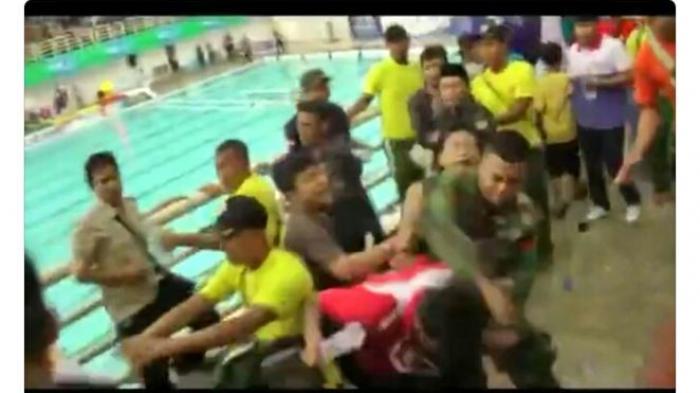 Heboh, Video Pria Berseragam Loreng Diduga Pukul Atlet DKI Beredar di ...