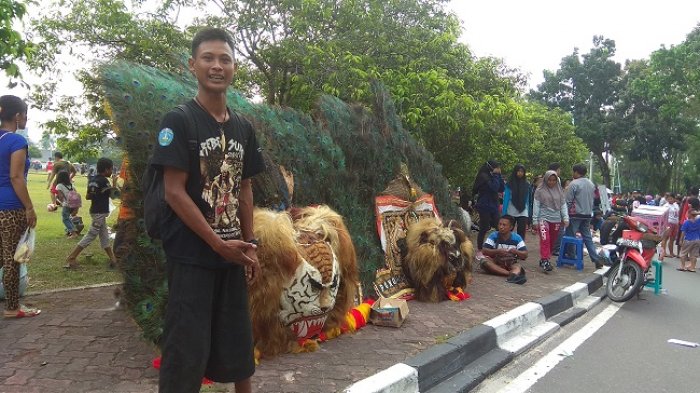 Cuma Bayar Seikhlasnya, Ternyata Bisa Naik Kepala Reog Ponorogo, Ini ...