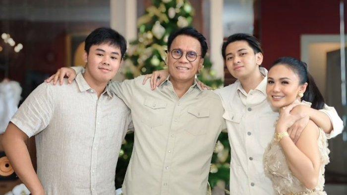 Meski Telah Cerai Yuni Shara Akur Dengan Mantan Suami, Kakak Krisdayanti Pamer Foto Kebersamaan ...