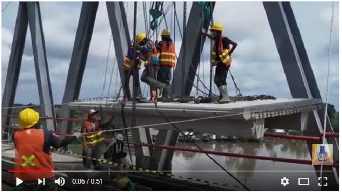 NEWSVIDEO: Lantai Baru Jembatan Pulau Telo Mulai Dipasang, Begini ...