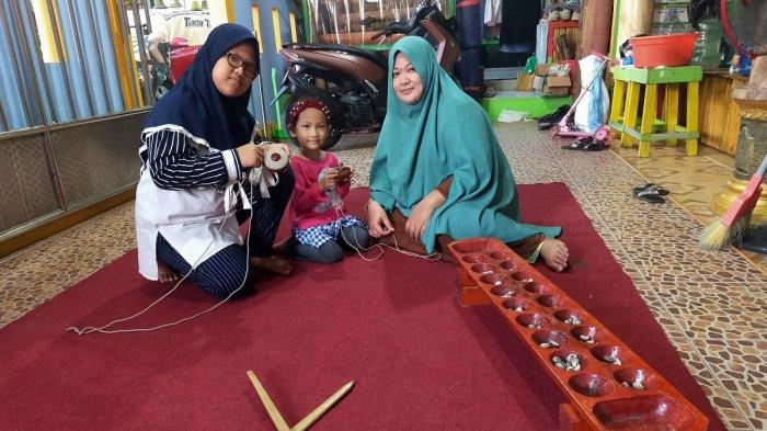 Filosofi Permainan Tradisional Kalsel, Gasing Ajarkan Hidup Selalu ...