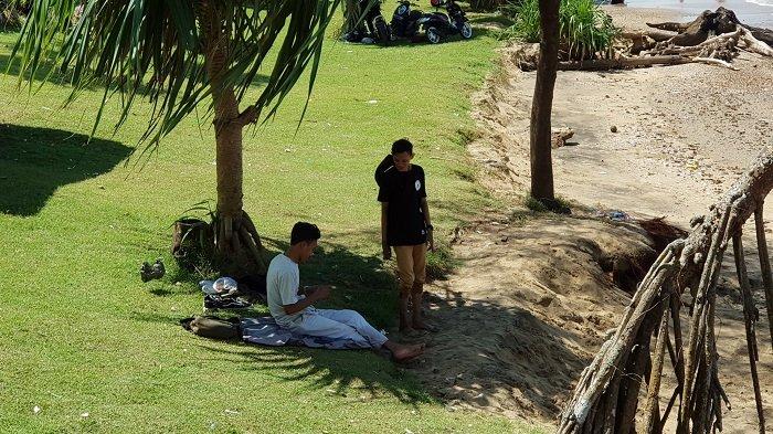 Wisata Kalsel : Daratan Pesisir Pantai Turki Tanahlaut Berpermadani ...