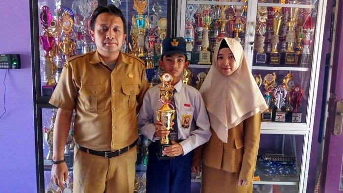 Poster Jembatan Rumpiang, Nanas dan Padi Anjir Bikin Nanang Rudian ...