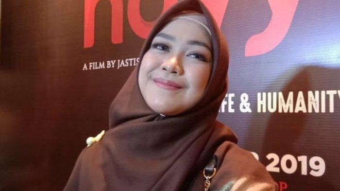 Tabiat Asli Ria Ricis Dibongkar Pengurus RT Pasca Aksi Adik Oki Setiana ... Tabiat Asli Ria Ricis Dibongkar Pengurus RT Pasca Aksi Adik Oki Setiana ...