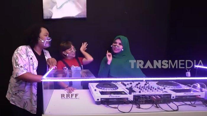 Penampakan Rumah Rp 12 Miliar Milik Roro Fitria, Barang Semasa di ...