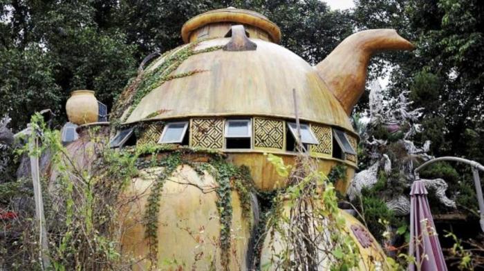 Rumah Teko Raksasa, Tempat Menyepi di Tengah Hutan - Banjarmasinpost.co.id