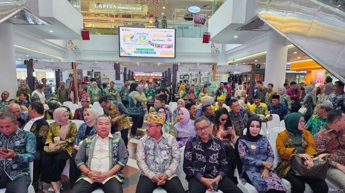 Launching Calendar of Event South Kalimantan 2025 di Batam, Sasirangan ...