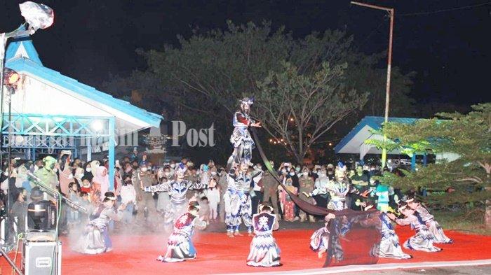 KalselPedia - Pembukaan Pasar Rakyat Dimeriahkan Tari Talabet Kisah ...