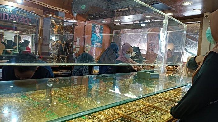 Harga Emas Perhiasan 99 Selasa 4 Juli 2023 di Kota Banjarmasin Hingga ...