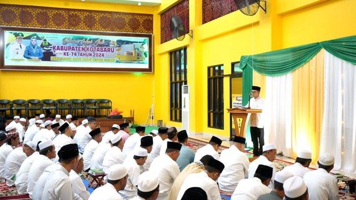 Sambut Hari Jadi ke-74, Pemkab Kotabaru Gelar Sholat Hajat dan Doa Bersama - Banjarmasinpost.co.id