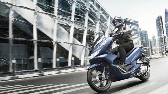 Skutik Besar Honda PCX Hadirkan Varian Warna Baru Glorious Matte Black ...