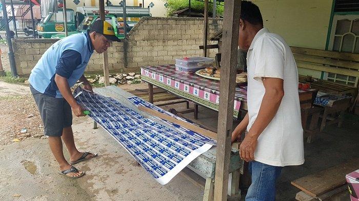 Jelang Haul Guru Sekumpul, Relawan Masjid Tajul Qura Bagikan Striker ...