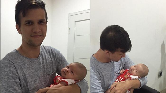 Hmmm, Senyum Stuart Collin Saat Pertama Bisa Gendong Bayinya ...