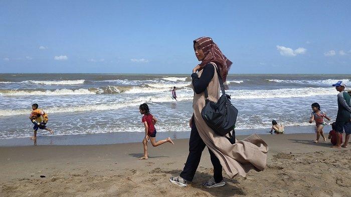 Kalselpedia : 7 Pantai di Kalsel yang Sering Dikunjungi ...