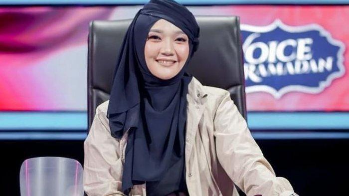 Sosok Suami Sulis, Ini Kisah si Penyanyi Religi yang Disebut Pengganti ...