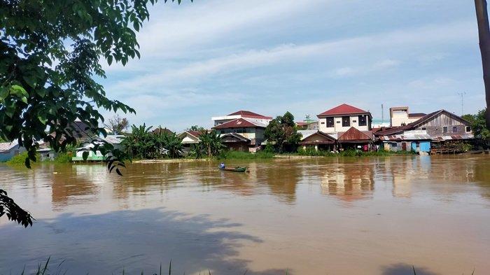 Curah Hujan Tinggi Dampak La Nina, Kepala BPBD HSU Ingatkan Warga Bantaran Sungai Waspada Banjir ...