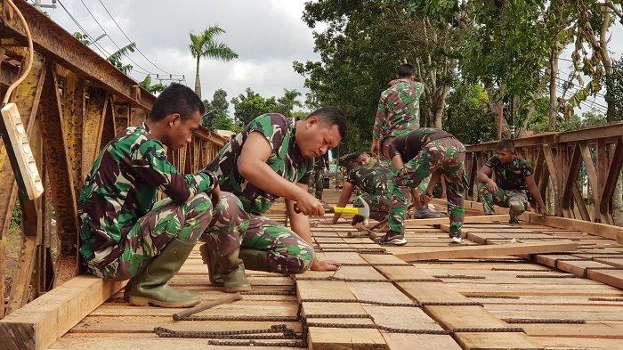 Personel Denzipur Lembur Hingga Pagi, Segmen 1 Jembatan Bailey ...
