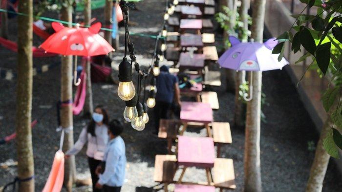 Wisata Taman Mahuni Tanahlaut Ramai Pengunjung Sore Hingga Malam ...