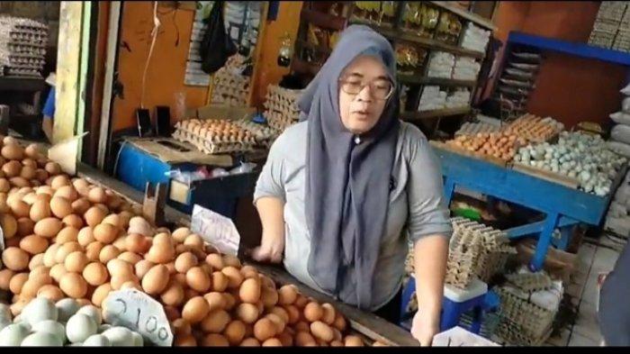 Jelang Nataru 2022, Harga Telur Terus Melambung, Minyak Goreng Tetap Bertahan Tinggi ...