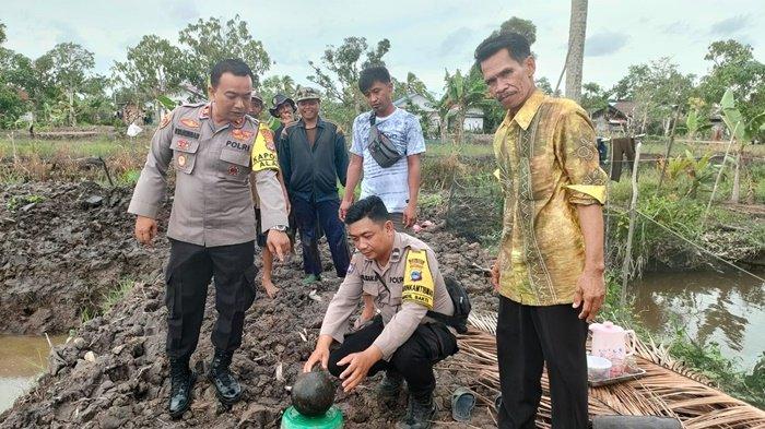Heboh Temuan Benda Diduga Peluru Meriam Kuno di Batola, Kapolsek Alalak ...