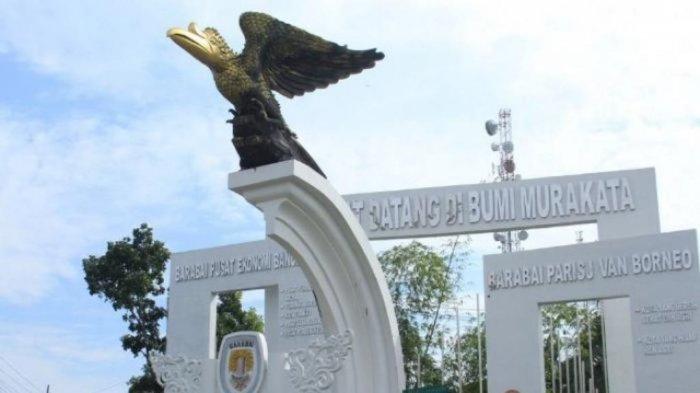 KalselPedia: Tugu Burung Anggang, Patung Ikonik di Kota Apam, Barabai ...