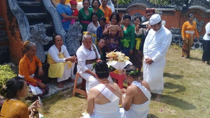 Pasangan Ida Rsi dan Shri Laksemi Resmi Jadi Sulinggih ...