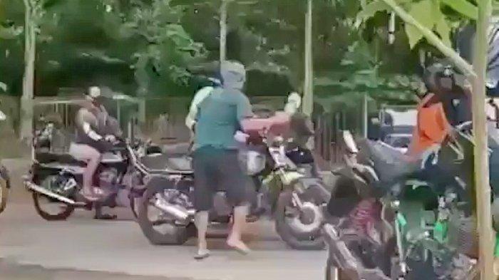 VIRAL Video Geber Suara Motor saat Adzan Dzuhur, Warga Marah dan Ancam Pukul Pakai Sandal Jepit ...