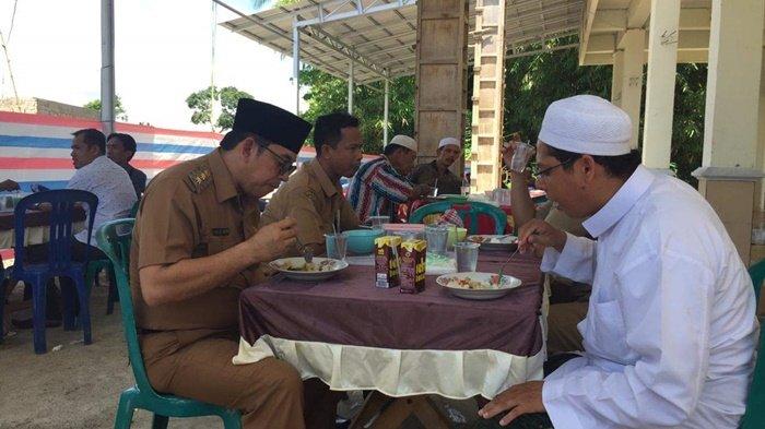 Saprah Amal, Tradisi Masyarakat HSS Menggalang Dana untuk Fasilitas ...