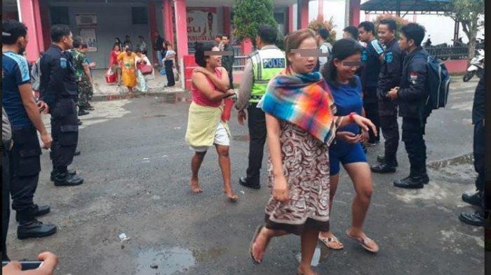 Lapas Wanita Di Medan Terbakar Begini Penampilan Penghuni Lapas Saat Dievakuasi