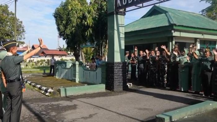 Resmi Purna Tugas, Mayor Inf Moh Alip Suroro Menutup Pengabdian 14 ...