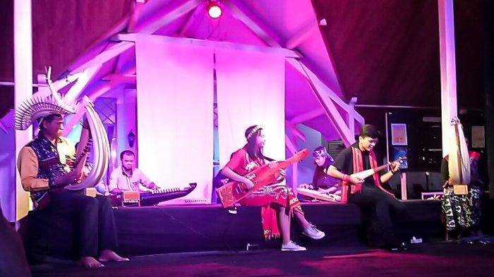 Kolaborasi 5 Alat Musik Petik Tradisional Indonesia Ditampilkan di ...