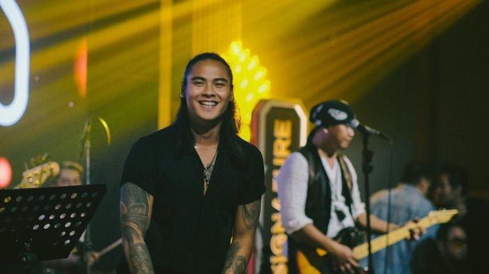 Sosok Aktor Renaga Tahier yang Namanya Tengah Melejit, Putra Vokalis Band Element Ferdy Tahier ...