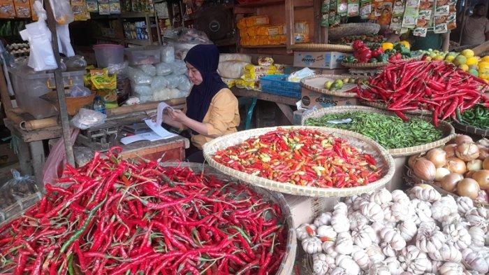 Ini Daftar Harga Bahan Pokok di Pasar Kranggot Cilegon Jelang Natal dan Tahun Baru 2024 ...