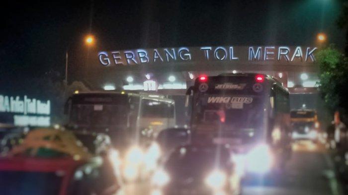 Kepadatan Arus Mudik Terjadi di KM 97 Tol Tangerang-Merak - Tribunbanten.com