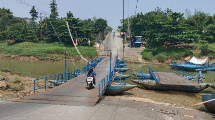 Sejarah Berdirinya Jembatan Perahu Haji Endang, Pendapatan Rp20 Juta ...