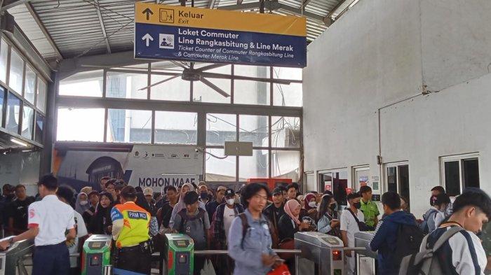 Jadwal KRL Rute Perjalanan Rangkasbitung-Tanah Abang, Senin 7 April ...