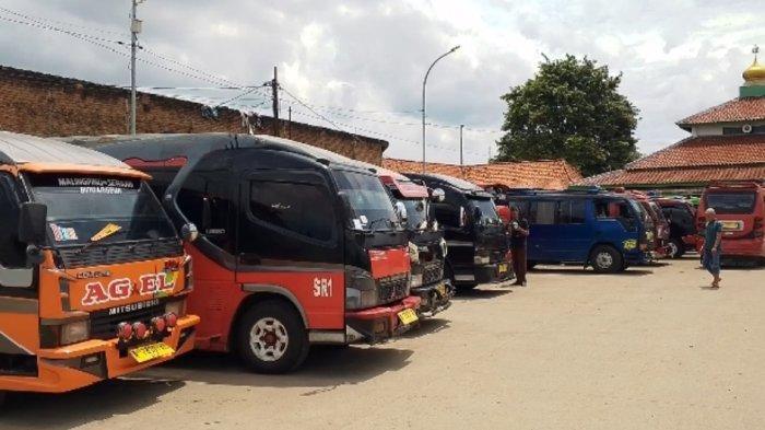 Dilema Sopir Mobil PS di Terminal Pakupatan Serang: Narik Sepi, Gak ...