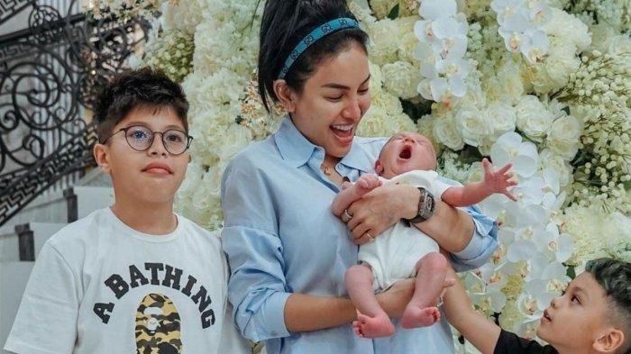 Posisi Lolly Tergantikan? Nikita Mirzani Umumkan Kini Punya Anak Ketiga ...