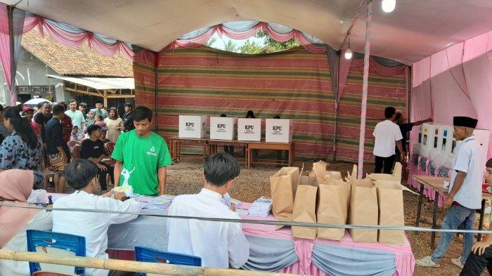 Suasana Pelaksanaan PSU Pemilu 2024 di TPS 07 Kemanisan Kota Serang ...